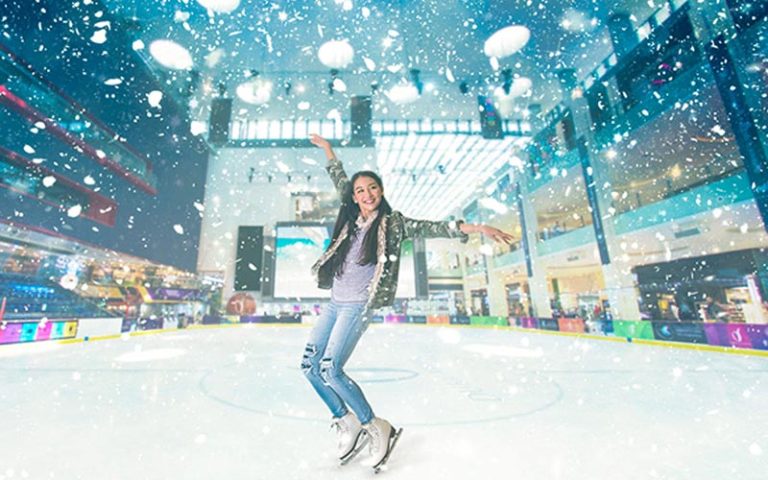 Dubai Ice Rink : Skate in the Desert